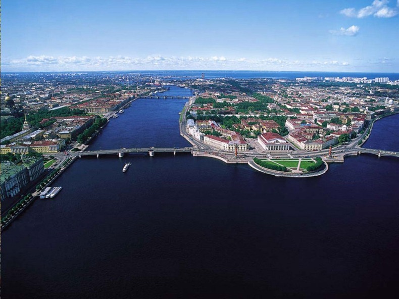 PictoVista: 10 Most Overpopulated Islands In The World